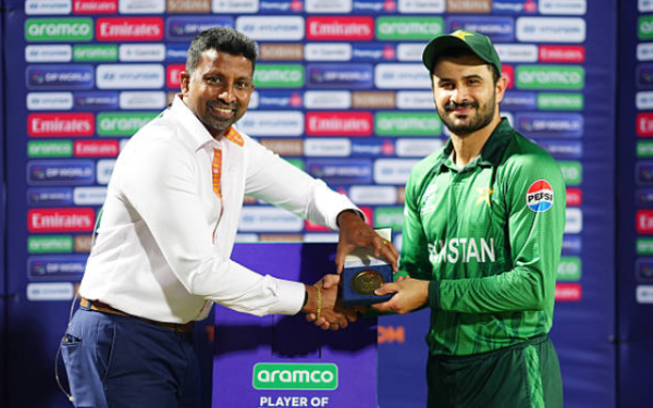 PAK vs SL, Super 8: साहिबजादा फरहान को उनके रिकॉर्ड-तोड़ शतक के लिए ...